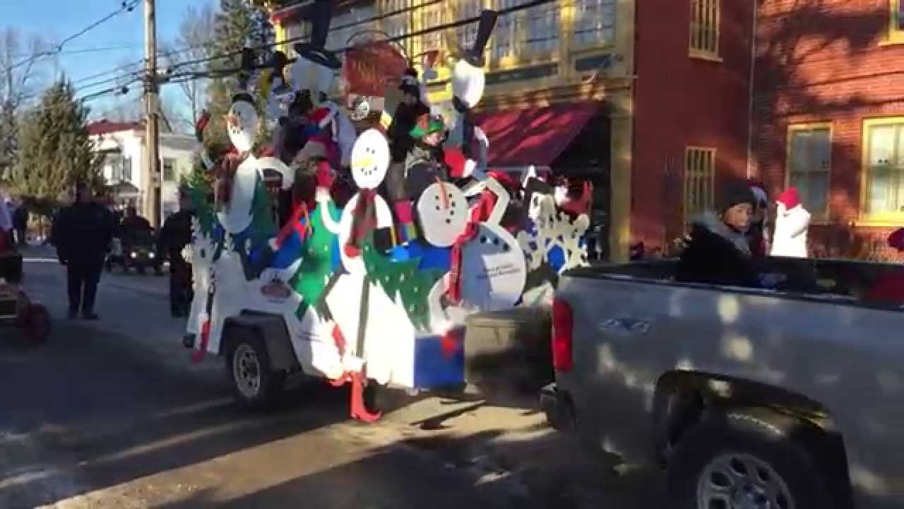 Hudson Quebec Santa Claus Parade December 2014 - YouTube