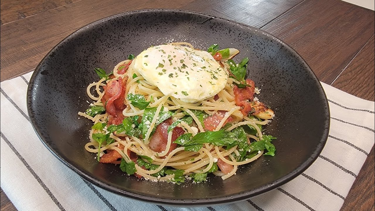 Garlic Bacon Pasta / Simple recipe, but the taste of heaven is at hand ...