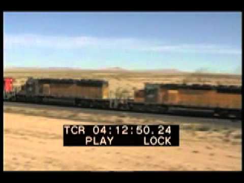 Southern Pacific high-speed autorack/intermodal train - YouTube