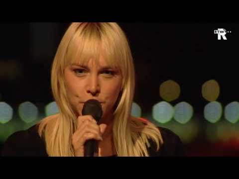 Dave On Stage - Wende Snijders - Roses In June - YouTube