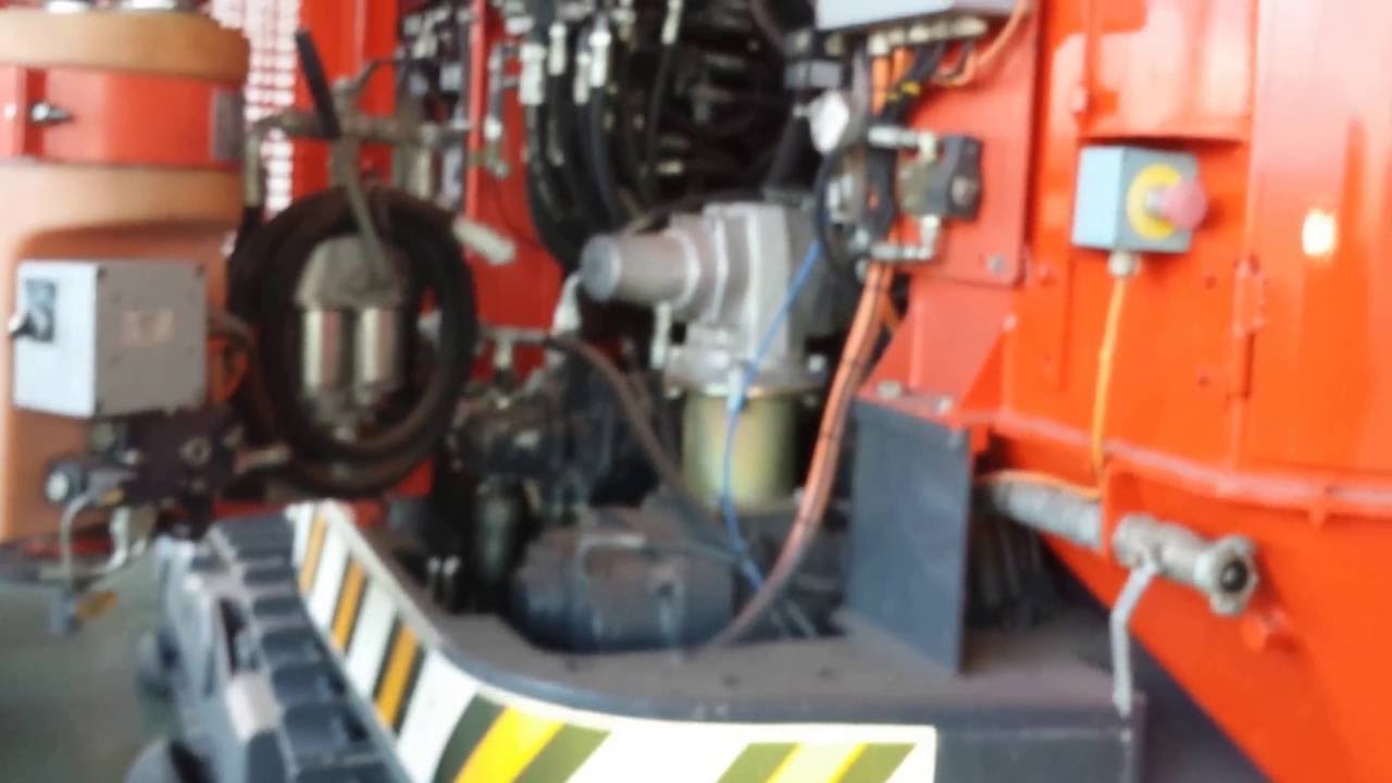 PERFORADORA SANDVIK DX700 - YouTube