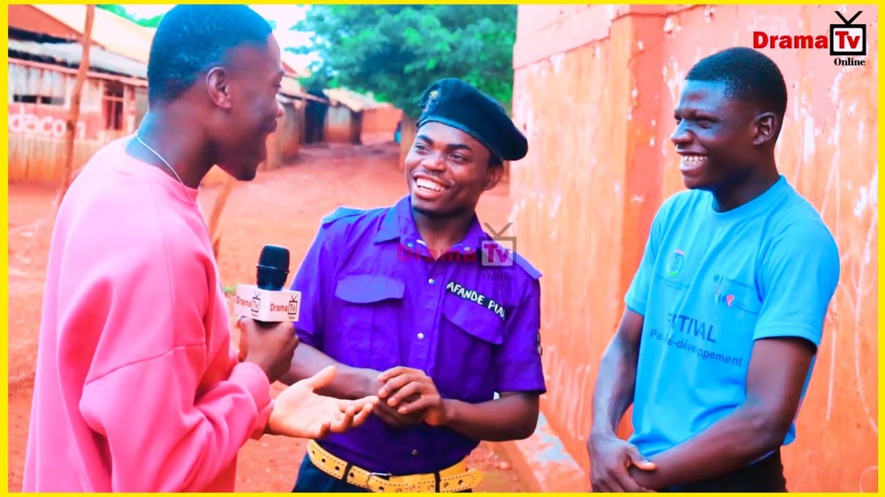 AFANDE PIANO USO KWA USO NA SHABIKI YAKE WA CONGO BARAKA - YouTube