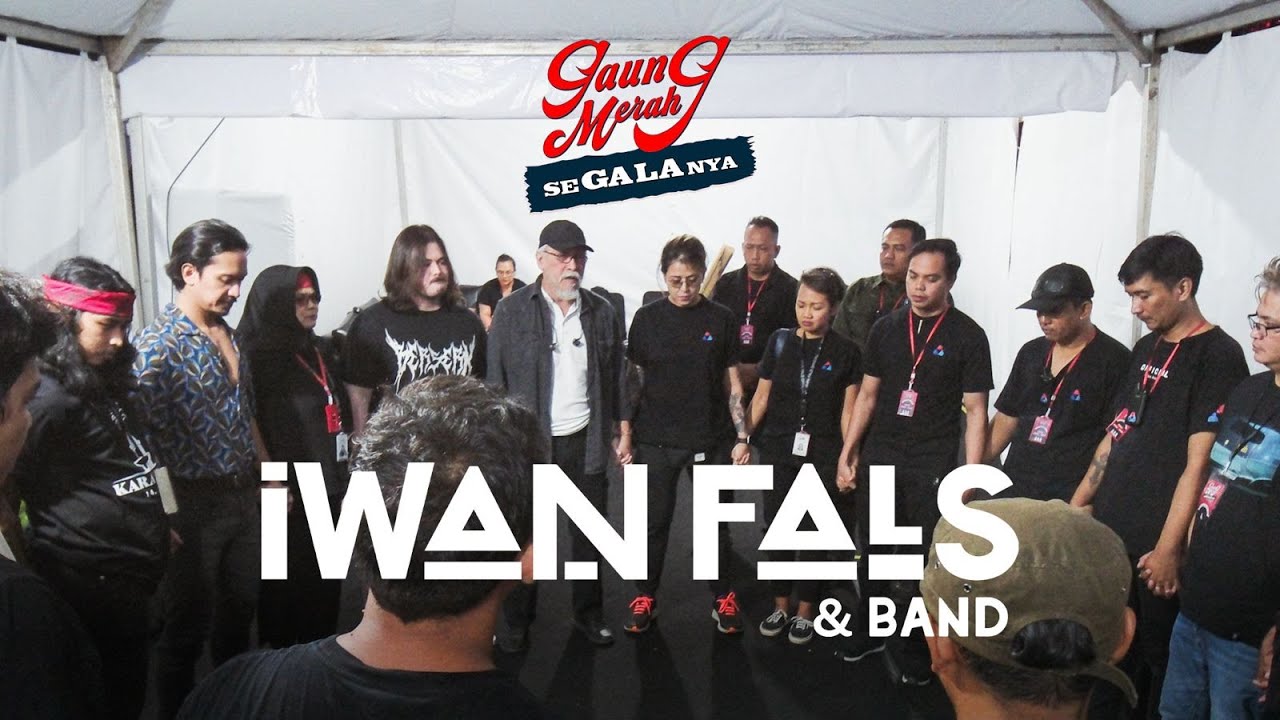 Iwan Fals & Band | Gaung Merah SeGALAnya - Karawang 2023 - YouTube