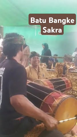 Gamelan Batu Bangke Sakra Lotim - YouTube