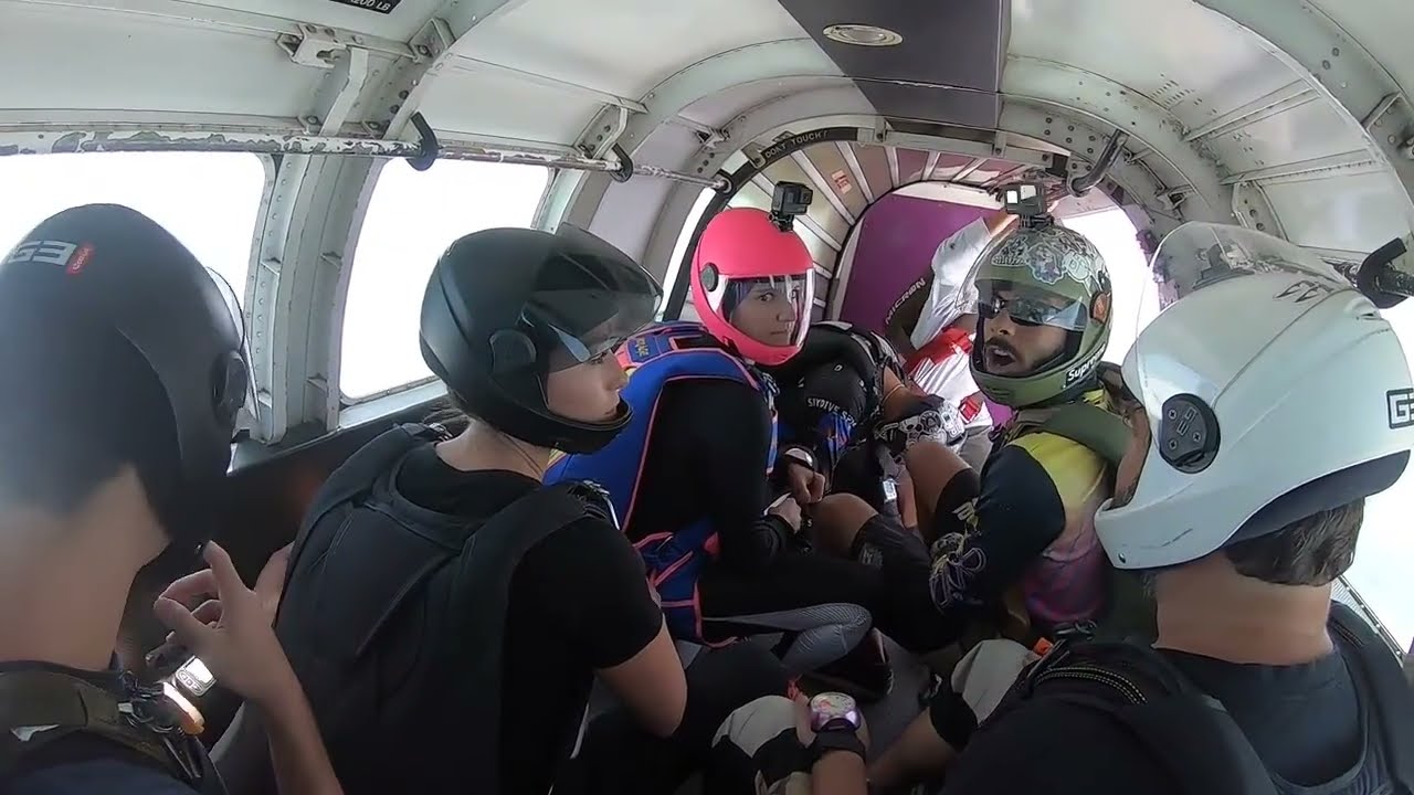 Skydiving; coach jump #2 on the road for "A" License - YouTube