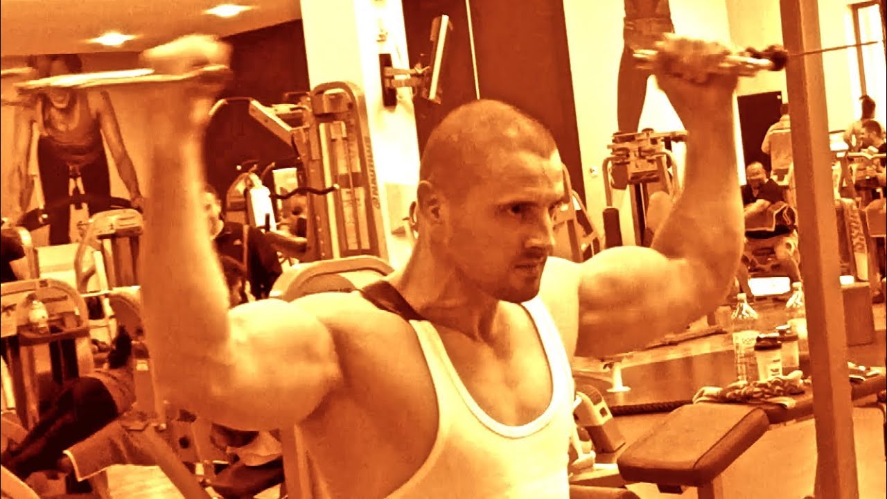 Pavel Stratan la sala de sport - YouTube