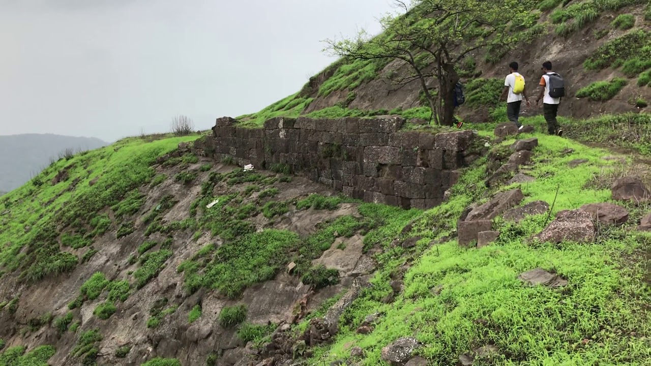 Manikgad trek - YouTube