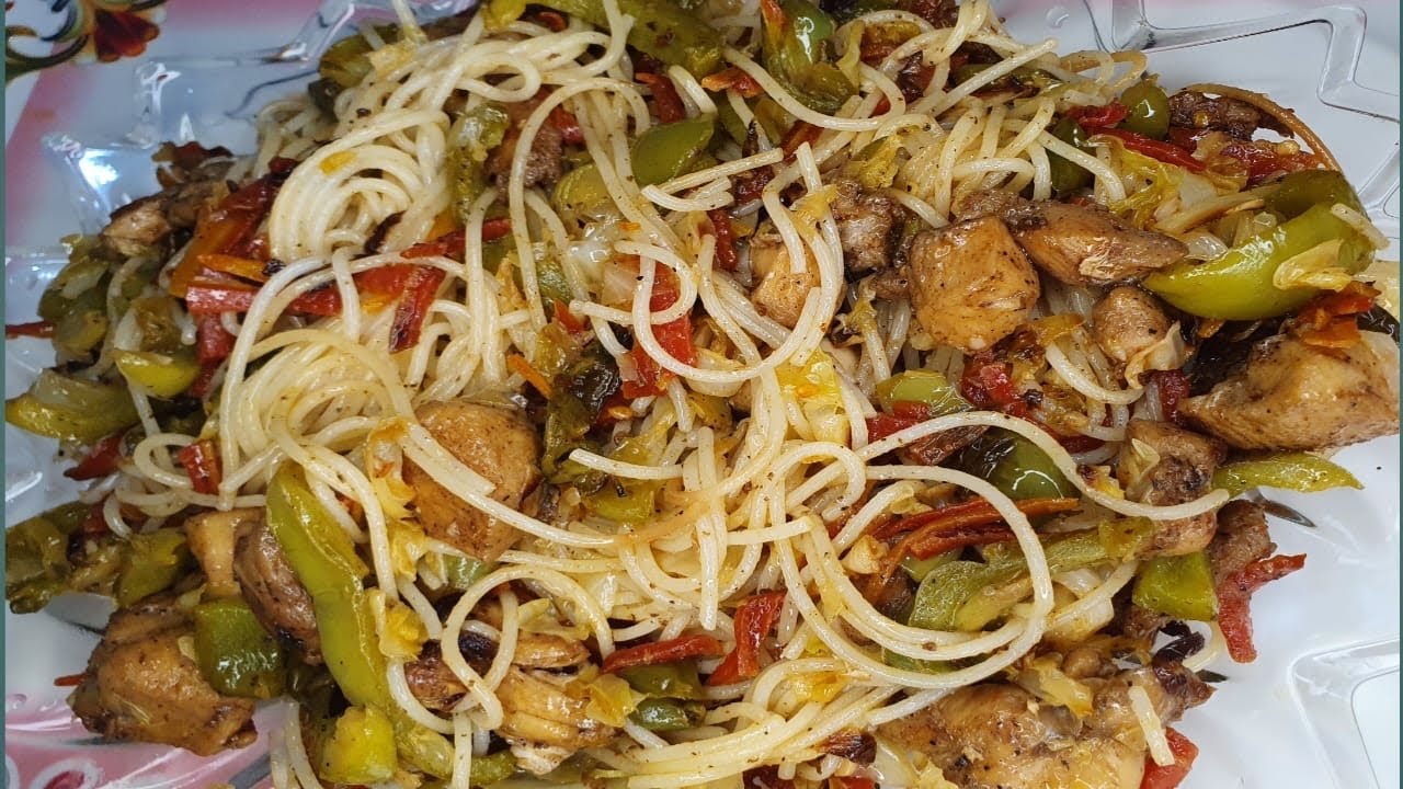 Easy Chicken ChowMein Recipe Restaurant Style # chickenChomein - YouTube