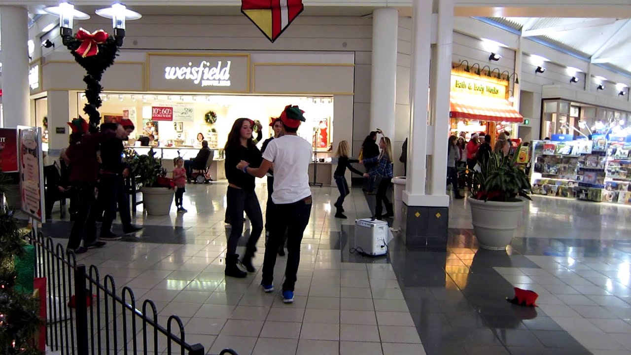 Flash Mob at Cascade Mall - YouTube