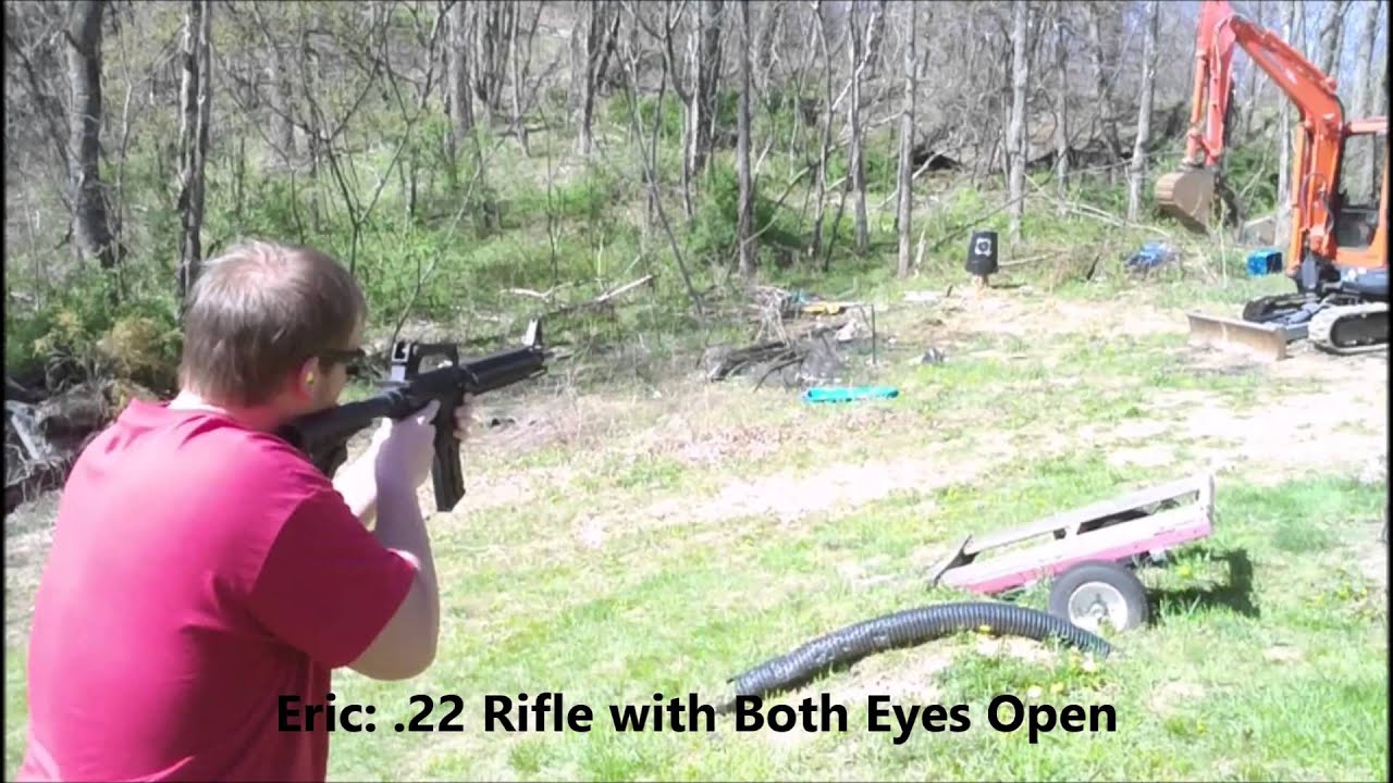 Shooting with one eye open vs. both eyes open - YouTube