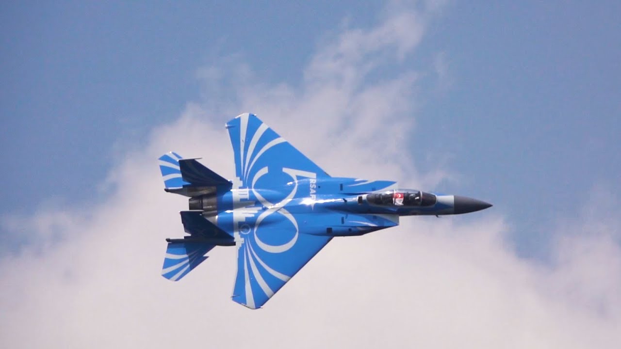 Singapore Airshow 2018 - Aerobatic Displays Compilation - YouTube