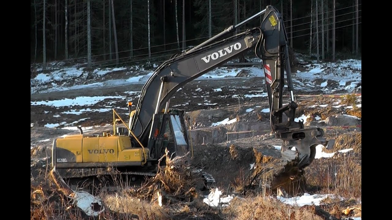Volvo EC210CL Working - YouTube
