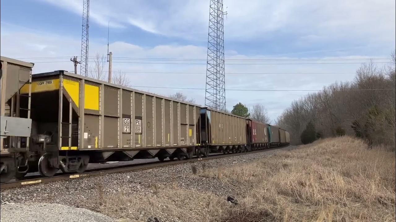 UP 7143 South in West Vienna, Illinois - YouTube