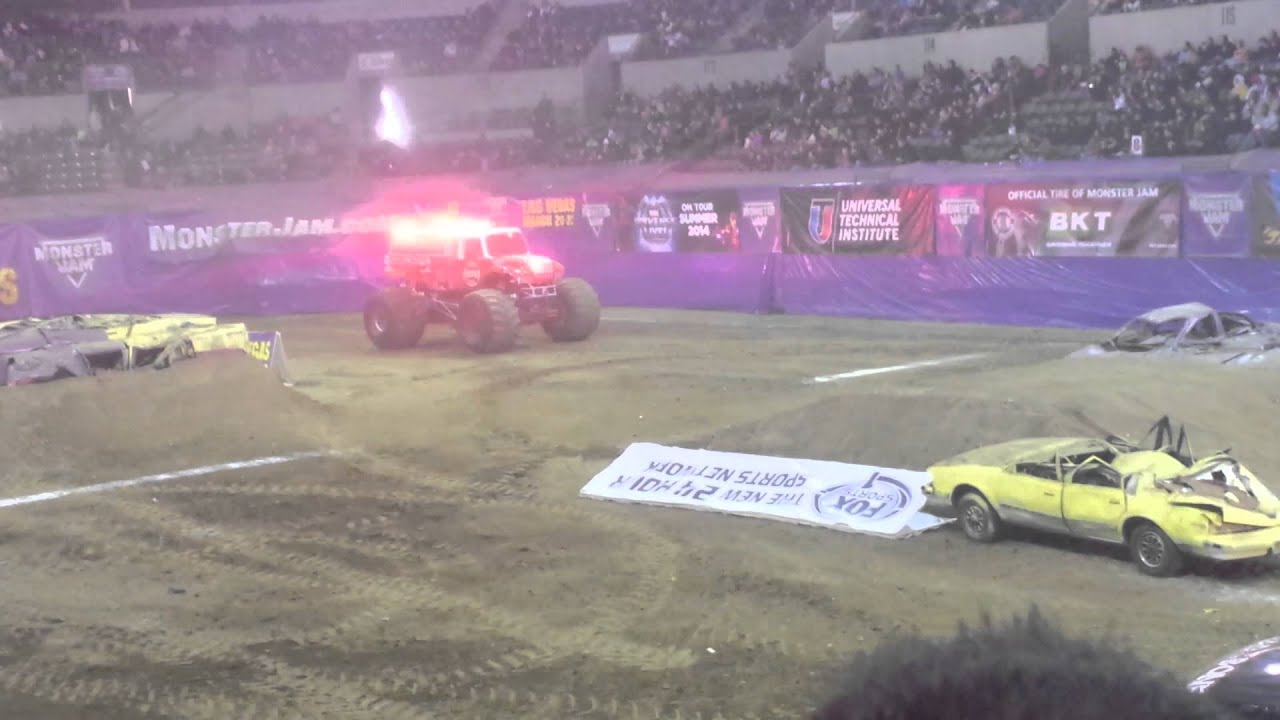 Backdraft - Monster Jam 2014 - YouTube