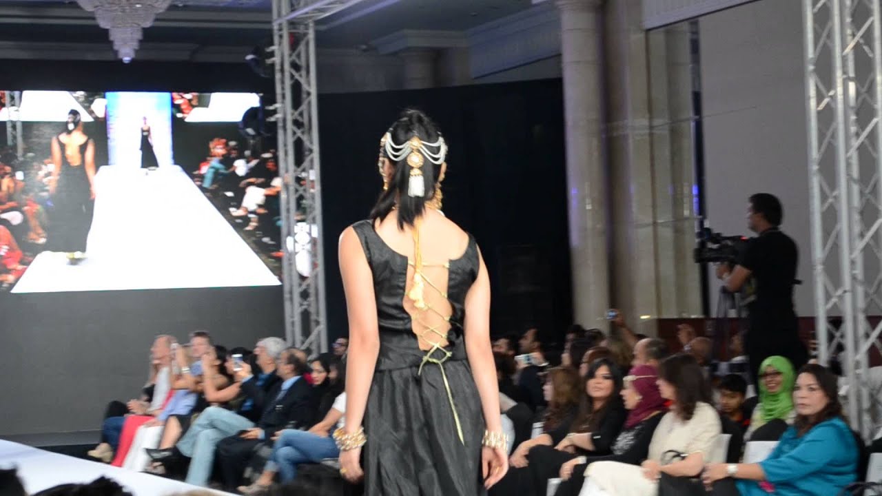 Jaya @ Pakistan Fashion Week Doha -1st design - YouTube