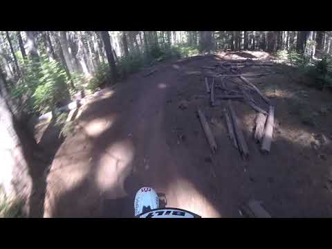PIPI VALLEY TRAIL 25 SLINGING DUST AFTER THE CREEK