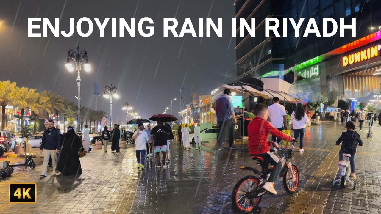 People are enjoying the rain in Riyadh, Wonderful Street Life Of Saudi ...