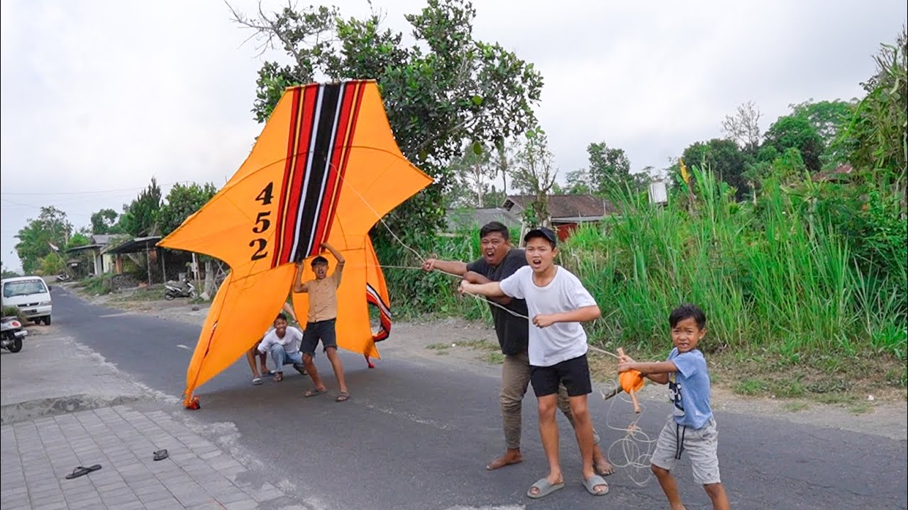 NAIKIN LAYANGAN BEBEAN WARNA KUNING SUPER BESAR!!, SAMPE P4T4H ...