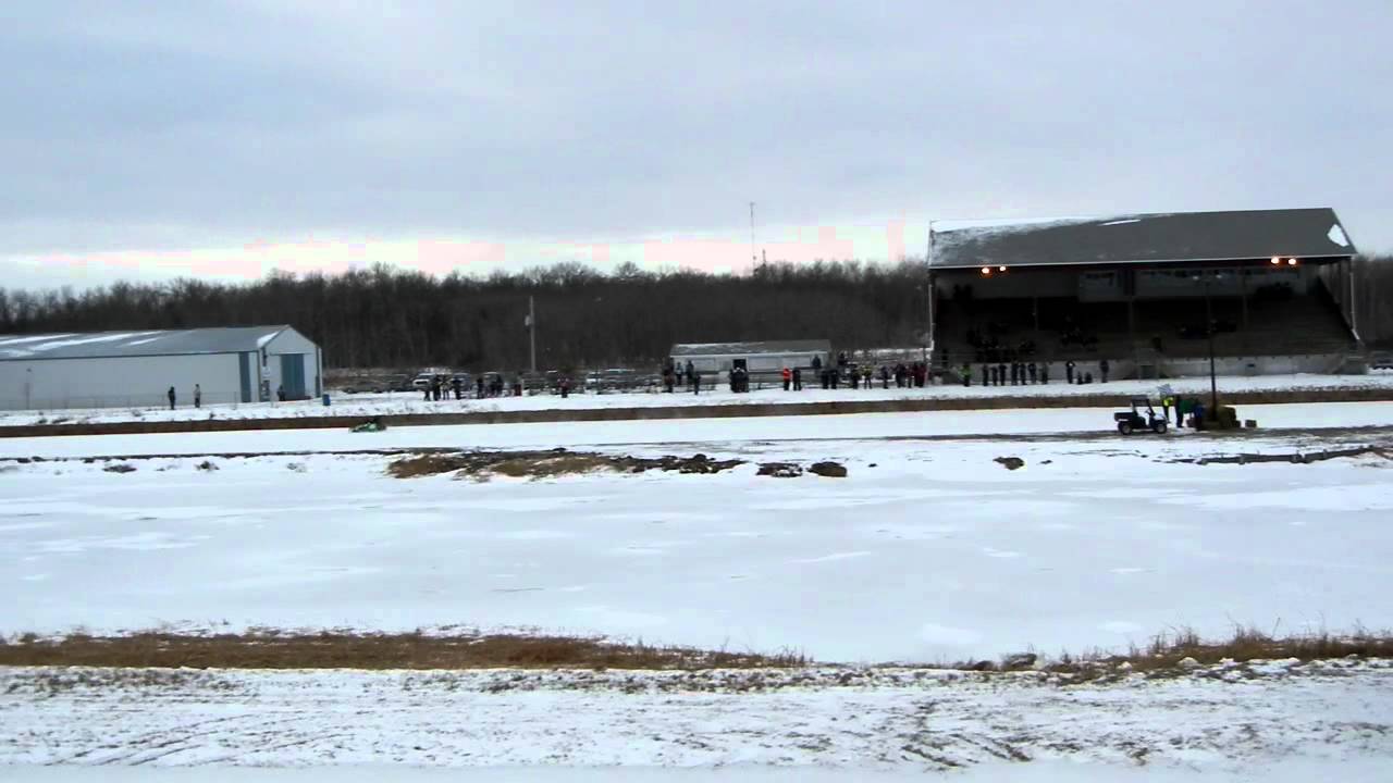 NEW OUTLAW 600 Class Racing at CPTC Beausejour - YouTube