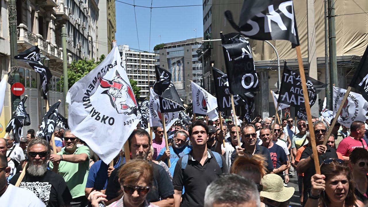Συγκινητικές στιγμές στο συλλαλητήριο για την ΛΑΡΚΟ στο Σύνταγμα - YouTube