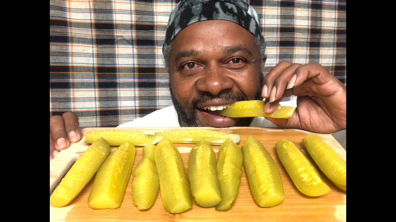 PICKLE CHALLENGE~[WHO WON THE BATTLE] - YouTube