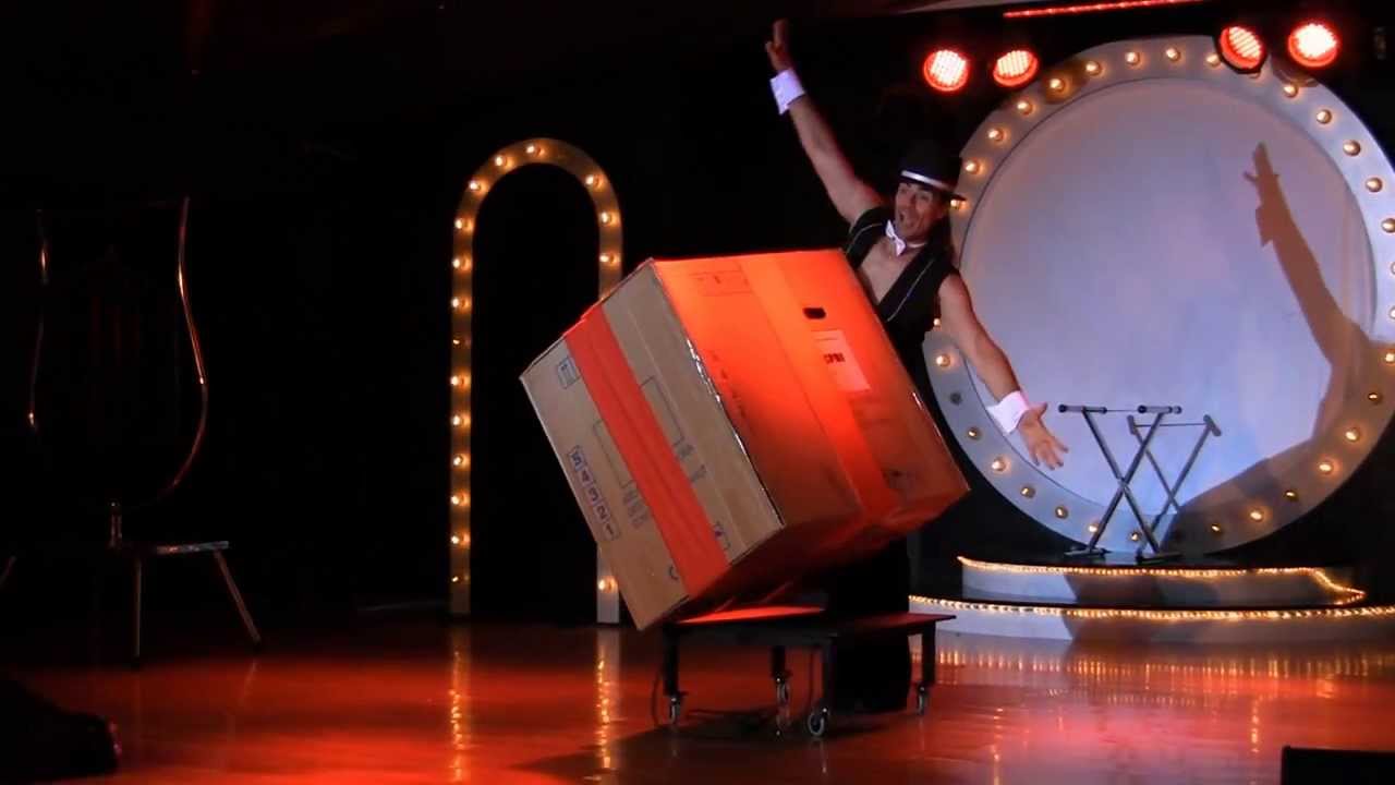 MAGIC SHOW - YouTube