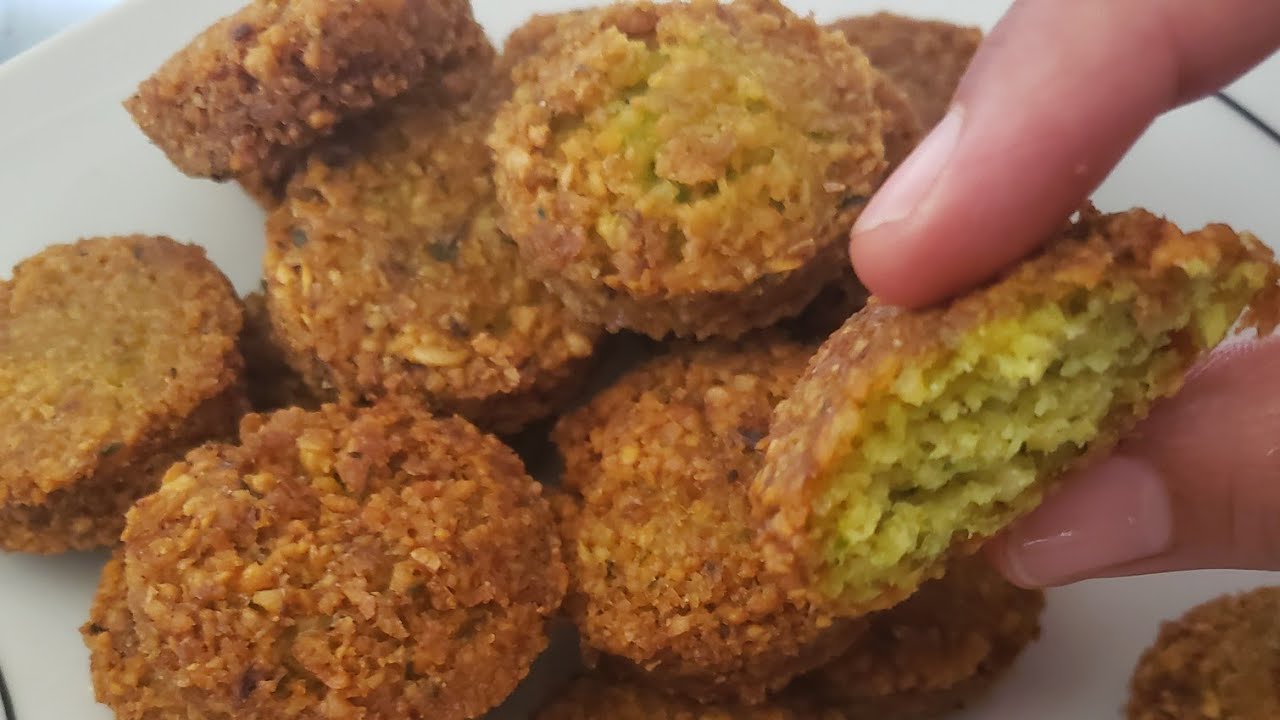 حاولت اسوي فلافل بنكهة مطاعم العراق 🙈. فلافل عراقية. Iraqi falafel ...