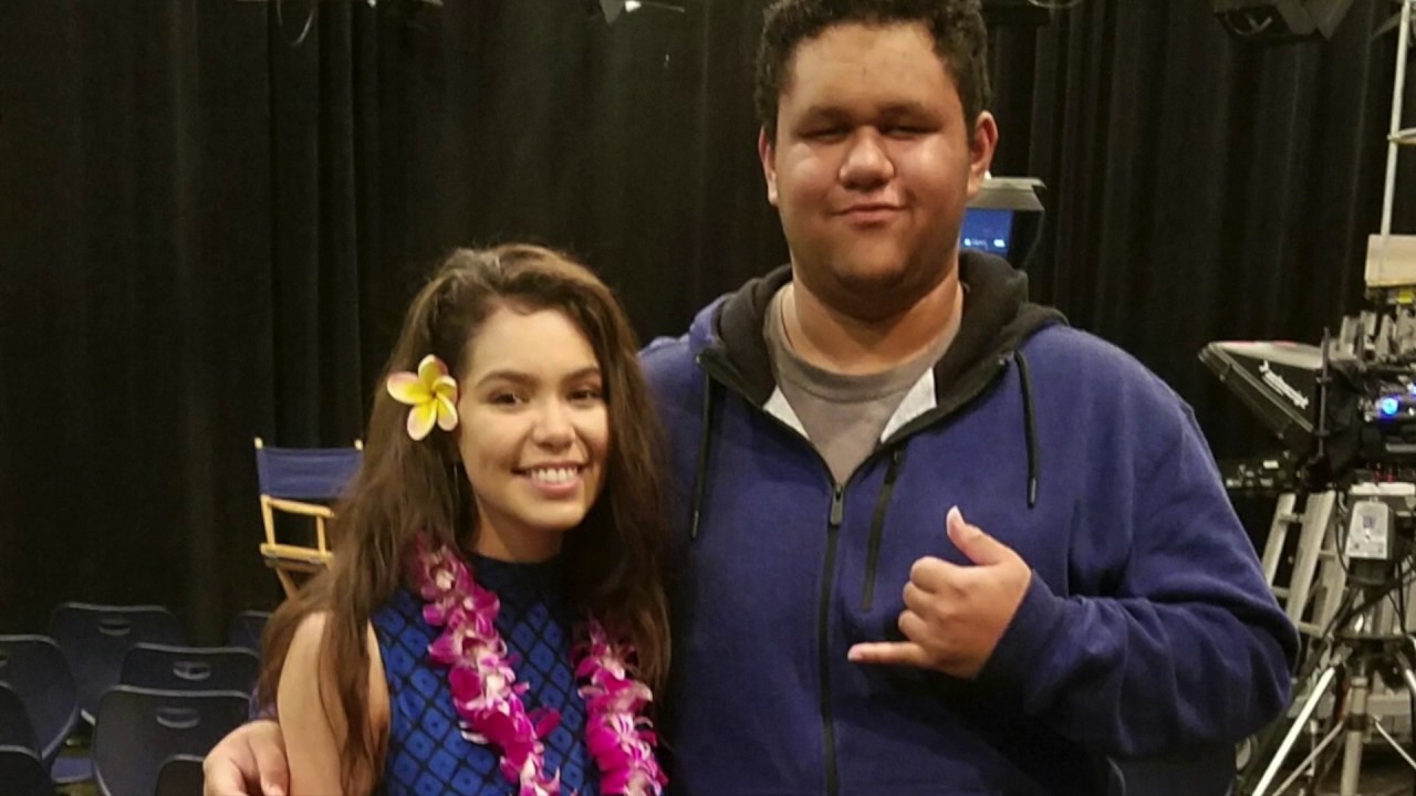 Promposal to Auli‘i Cravalho/Moana - YouTube