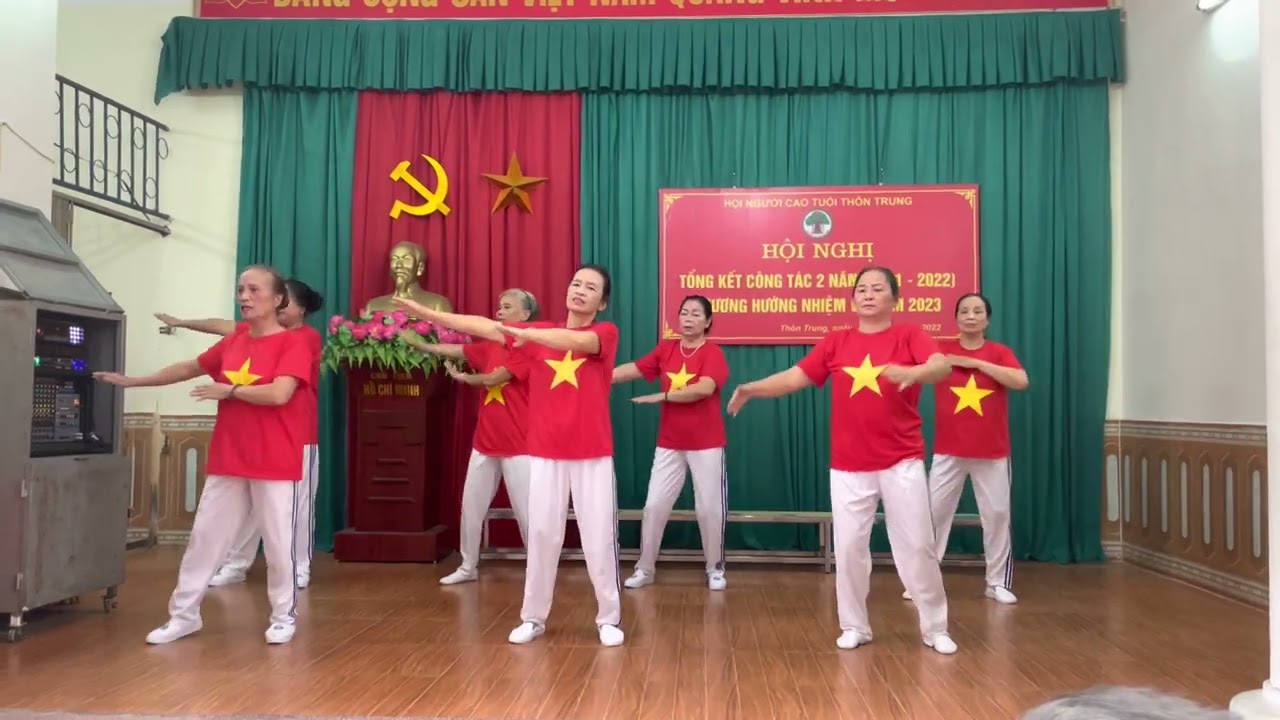 NHU CO BAC HO TRONG NGAY VUI DAI THANG - THON TRANG - THANH LIET - YouTube