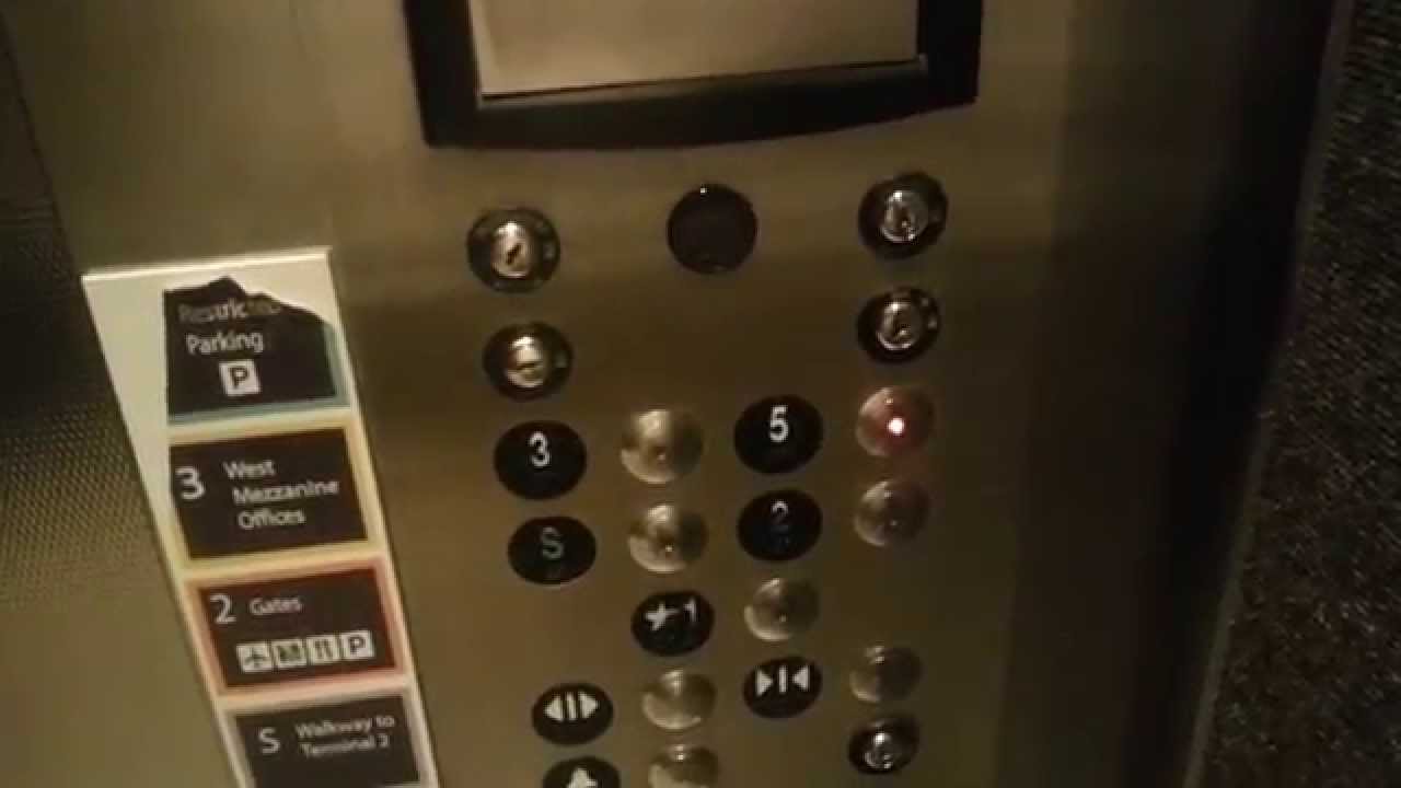 ThyssenKrupp Traction Elevator @ The Sky Harbor Airport Terminal 3 ...