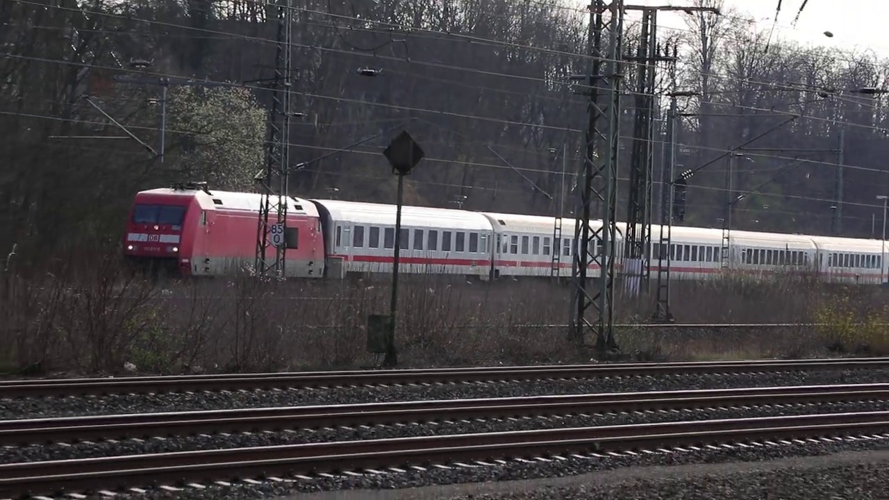 IC mit der Lokomotive 101 011-5 - YouTube