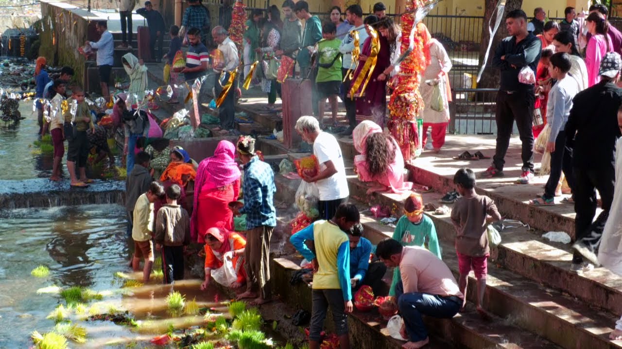 Udhampur: Sakh Visarjan Performed By Devotees At Devika River - YouTube