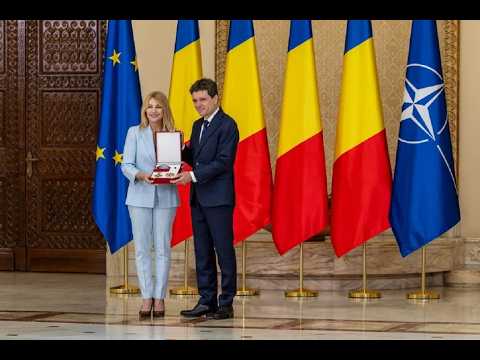 🏅Nadia Comăneci’ye 'Romanya yıldızı' ödülü!   #romanya #nadiacomaneci