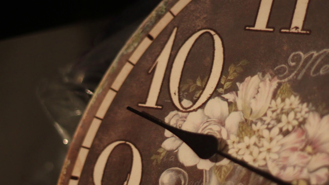 1 Hour of Relaxing Ticking Clock Sound - YouTube