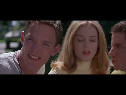 Scream 1996 Sidney talks with her Friends at school about the murders Scene