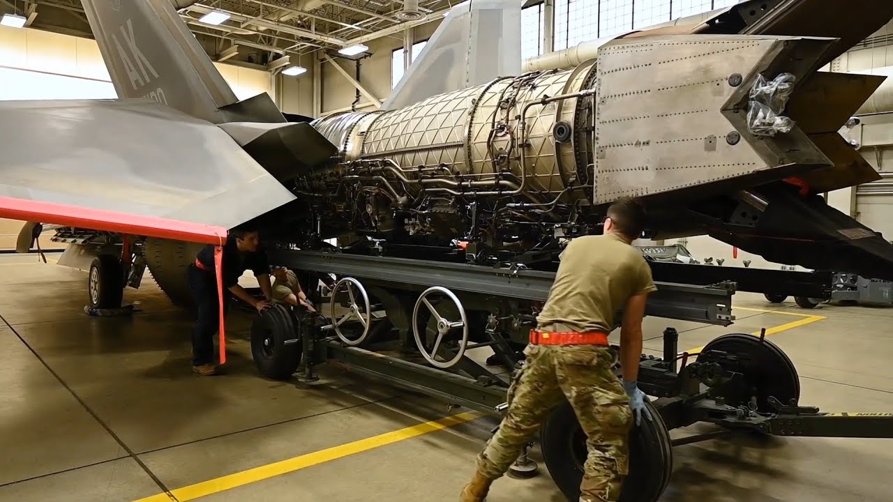 U.S. Air Force Airmen Perform DARING F-22 Raptor Engine Removal - YouTube