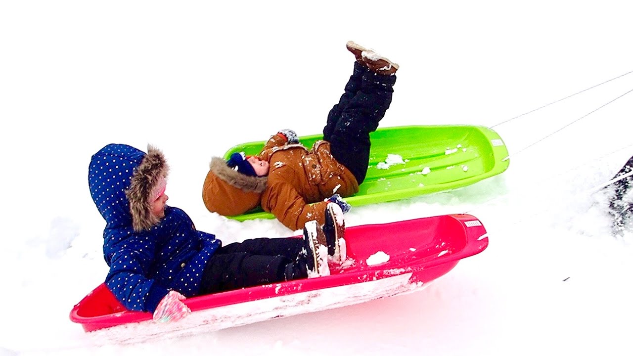 Twins Sledding & Snow Tunnel Fail - YouTube