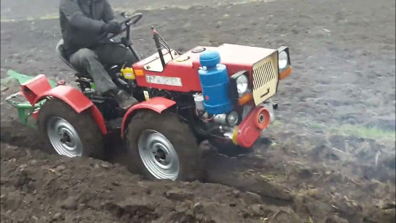 TZ-4k-14 orka pługiem PON-25-a - YouTube