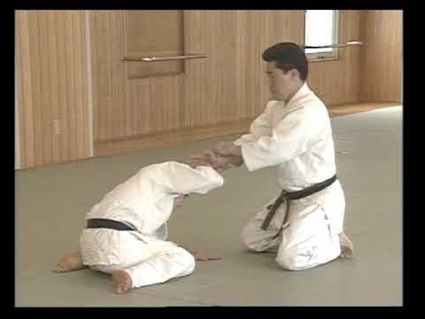 Yoshinkan Aikido - Suwari Waza Katate Ai Mochi Nikajo Ichi - YouTube