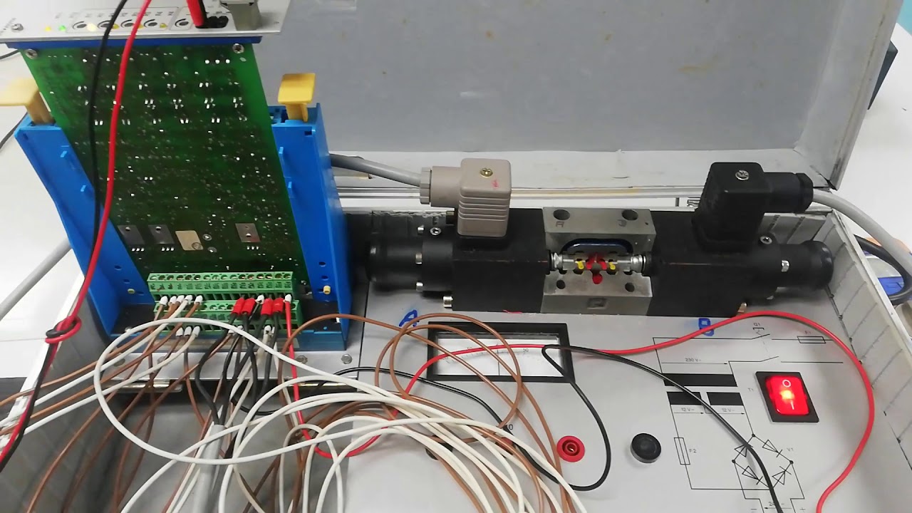 Analog amplifier Type VT3000 Test and setting voltage - YouTube