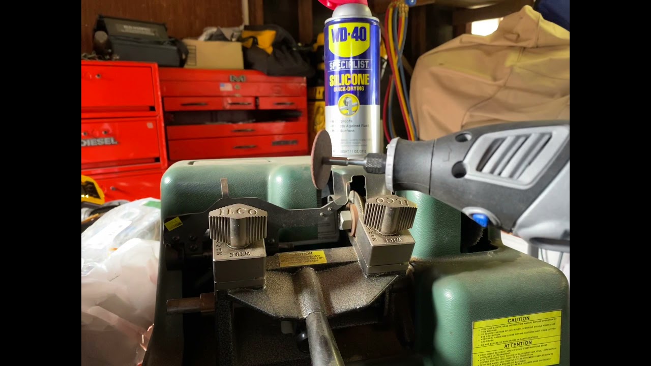 20211109 dermal key copy mail box key ilco 1270D - YouTube