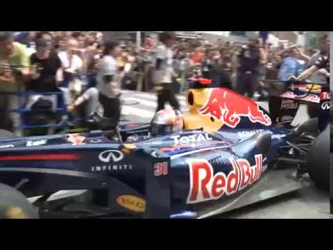 F1 Roadshow Hits Yokohama Streets - YouTube
