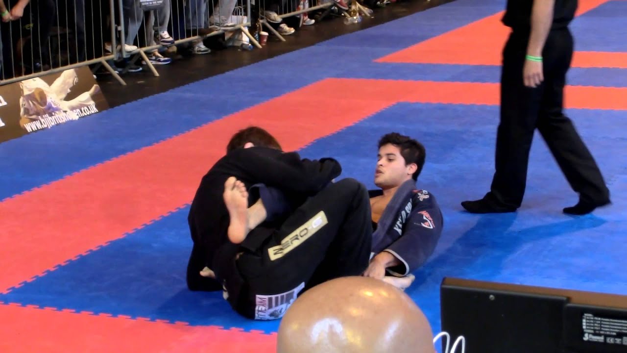 BJJ British Open 2013 Ataque Duplo Hannover - YouTube