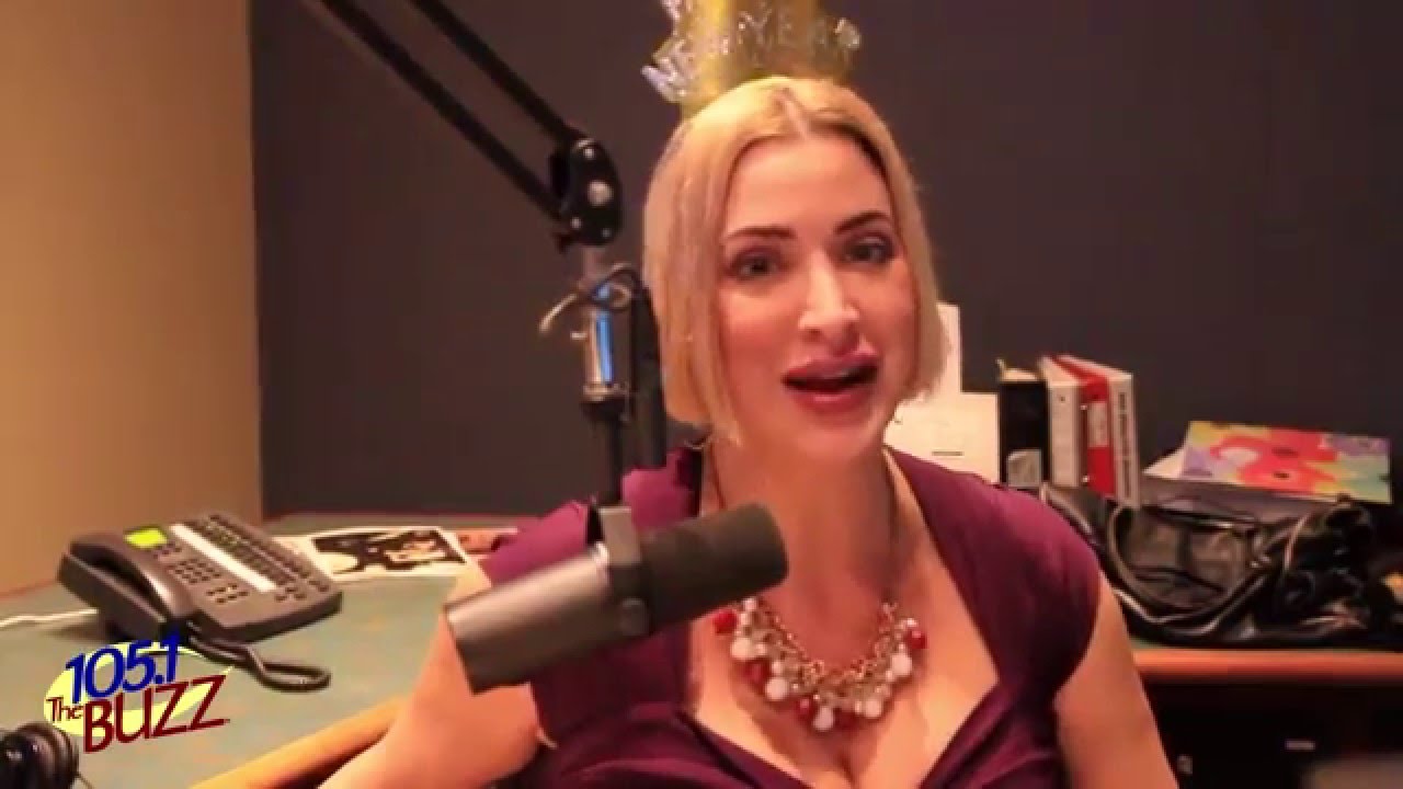 Happy Holidays from Daria at 105.1 The Buzz and CB25 - YouTube