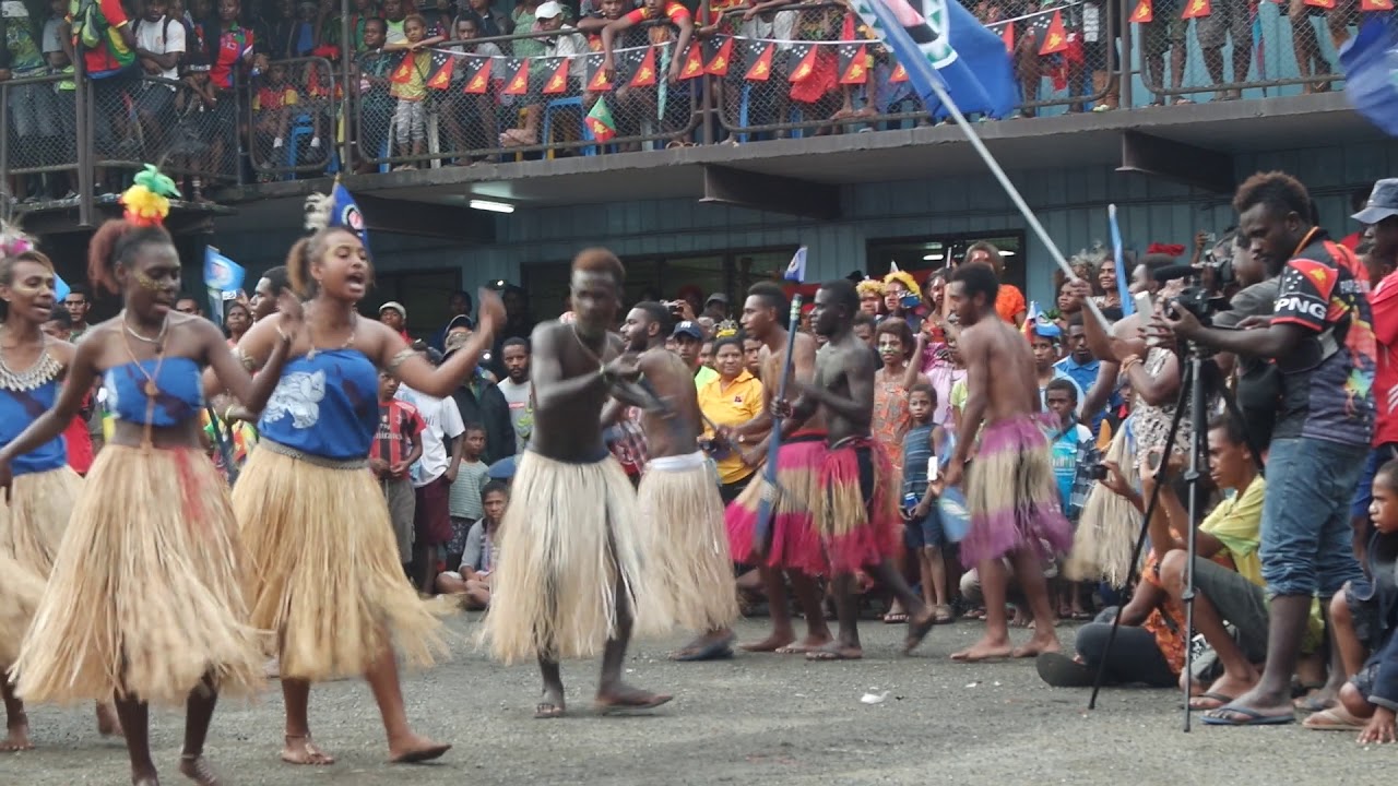 Lae Secondary AROB students (2016 Cultural Show) - YouTube