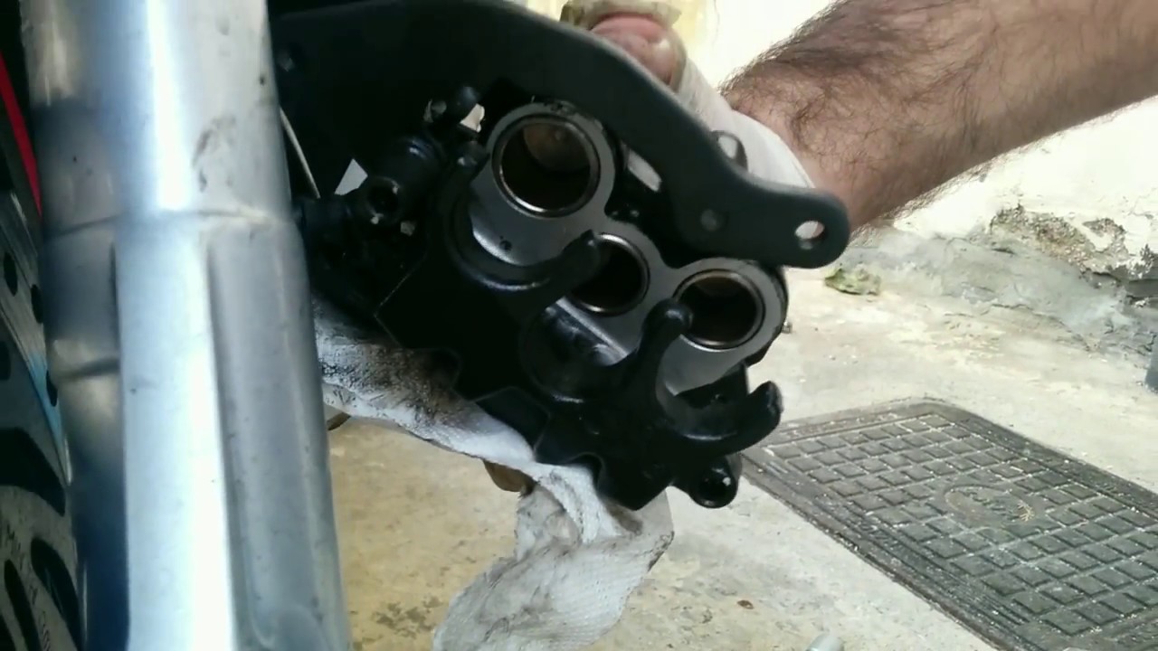 HOW TO CHANGE HONDA PCX 125 150 FRONT BRAKES - YouTube
