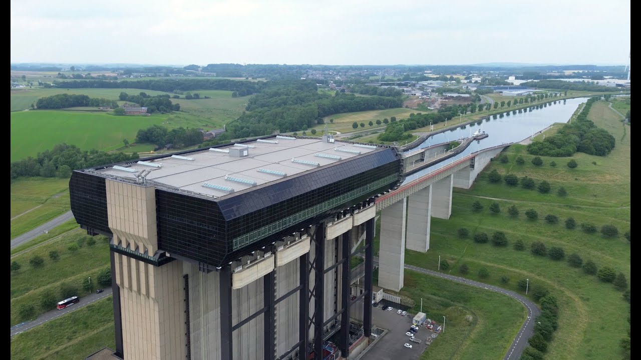 Scheepslift van Strépy-Thieu Ship Lift - YouTube