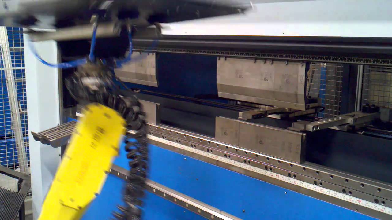 Fanuc Robot with Finn-Power Brake 3 - YouTube