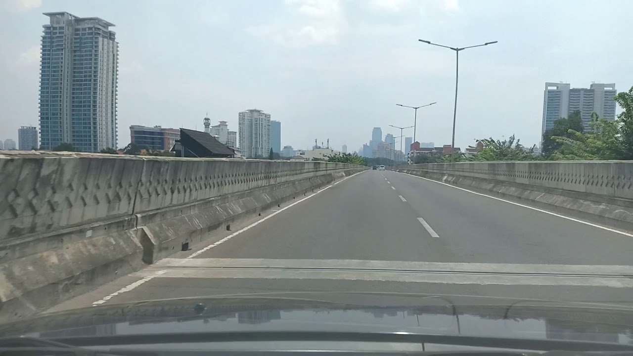 Toyota Rush Full Speed - Flyover Antasari - YouTube