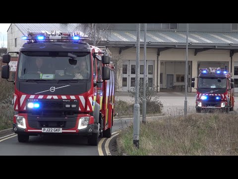 North Wales Fire & Rescue Service / Wrexham Two Pump / Turnout - YouTube